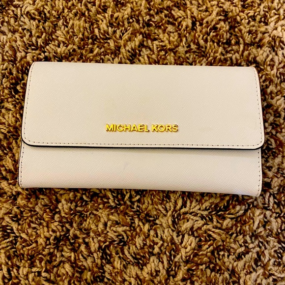 MICHAEL Michael Kors | Bags | Michael Kors White Wallet With Gold ...